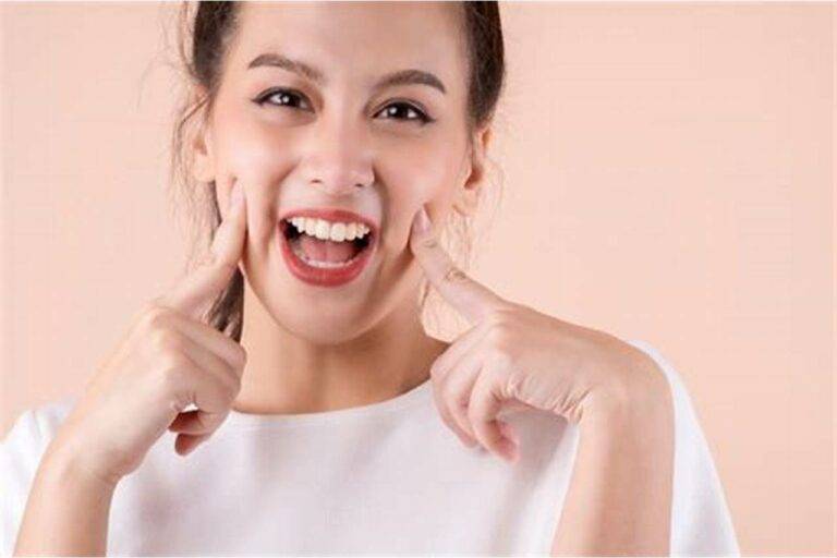 The Benefits of a Beautiful Smile: A Guide to Self-Improvement